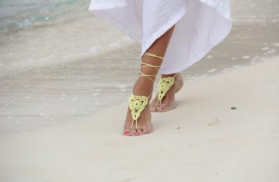 China Handmade Crochet Barefoot Sandals Anklets for Women Beach Wedding Bridal Accessories 12 Colors for sale