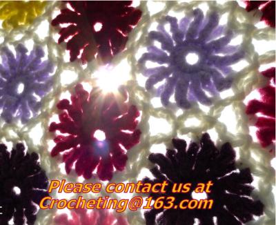 China Handmade Crochet Blanket 100x100cm Cotton Sofa Bed Throw Daisied Stripe Pattern for sale