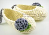 China Handmade Crochet Baby Moccasins for Newborn Girls Cotton Yarn Infant Sandals 8cm to 12cm for sale