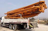 China Zoomlion 47m Used Concrete Pump Truck With Mercedes Benz 3341 2013 Model for sale