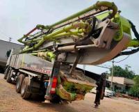 China Zoomlion Used Concrete Pump Truck , Used Concrete Boom Trucks 52 Meter 300KW for sale