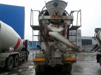 China Euro III Used Concrete Mixer Truck Lorry With 12m3 Capacity for sale
