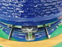 China 61cm Ceramic Kamado Grill 24 Inch with Stainless Steel Stand and Cast Iron Grate for sale