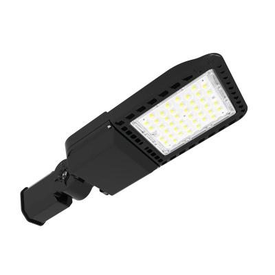 China UNIKE 120W LED Street Light 6500K IP66 Waterproof Parking Lot Light 170LM/W for sale
