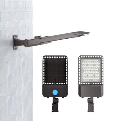 China Die-cast Aluminum LED Street Light IP66 IK09 150lm/W 80W-300W Optional CCT for sale