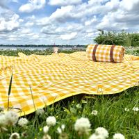 China Personalised Extra Large Packable Floral Picnic Blanket For A Picnic for sale