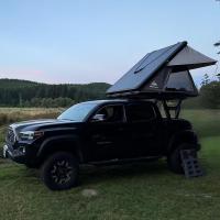 China Customized Lightweight Aluminum Roof Tent 212x131cm for 2 Person Overland 4x4 for sale
