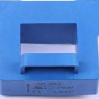 China Industrial current sensor LEM HAT200-S featuring UL 94V0 plastic case and stable analog output voltage for sale