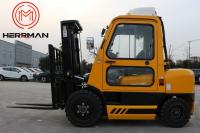 China 3 Tons / 6600lbs Lifting Height 3m Diesel Powered Forklift With Air Conditioning for sale