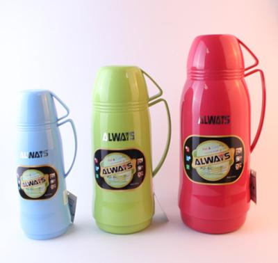 China 1.8L Vacuum Insulated Travel Bottle for Students Home Use Glass Liner Flask for sale
