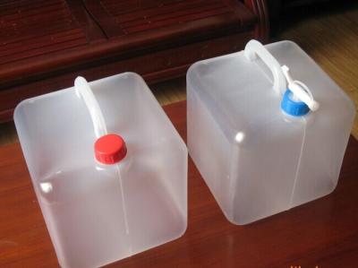 China Collapsible PE Water Container 10L 20L Foldable Camping Outdoor Portable Liquid Bag for sale