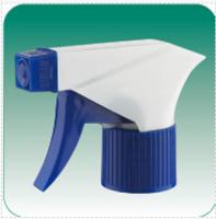 China Plastic Water Mist Trigger Sprayer 500ml Adjustable Nozzle Fine Mist Spray Bottle for sale