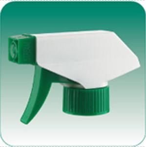 China Green Plastic Mini Trigger Sprayer 500ml BPA Free Adjustable Nozzle for sale