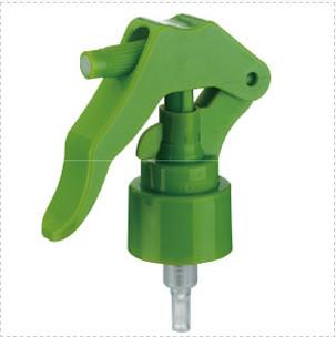China Green Plastic Trigger Sprayer 500ml Adjustable Nozzle Durable Chemical Resistant for sale