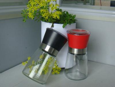 China Manual Pepper Mill 180ml Clear Glass Bottle with Ceramic Grinder Stainless Steel for sale