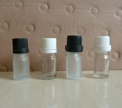 China 5ml Transparent Frosting Essential Oil Glass Bottles with Dropper Cap for sale
