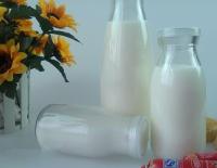 China Food Grade Glass Milk Juice Bottles 100ml 200ml 250ml 500ml with PE Cap for sale