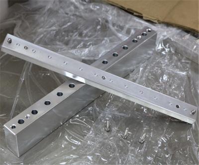 China Custom 12-Hole Aluminum Alloy Lipstick Mold with 3-5 Molds/Min Production & 1-3 Year Lifespan for sale