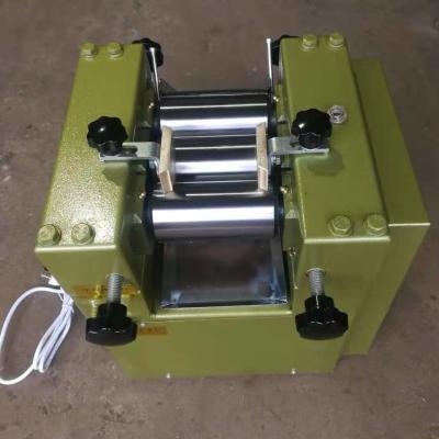 China Lipstick Grinding Machine Laboratory S65 Three-roller Grinding Machine for sale