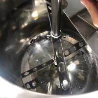 China 100L Lipstick Mixing Machine Stirring Melting Compartmentalized Heating for sale