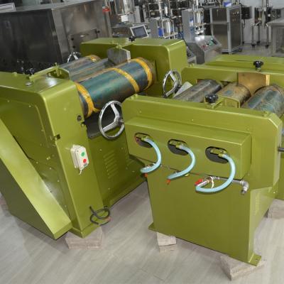 China S200 Three-Roller Grinding Machine 200mm Roller Diameter 40KG/Hour Production Capacity for Cosmetics & Food Processing for sale