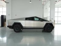 China Silver Tesla Cyber Off-Road Pickup Truck with All Steel Body and 180 Km/h Max Speed for sale
