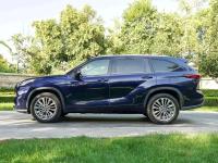 China Highlander Toyota's Electric Fabric Red Standard Turbo Dark Multi-function Hybrid SUV for sale