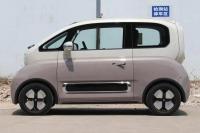 China High Wuling Motors Pure Electric Vehicle with 305km Cruising Range and RWD Drive Mode for sale