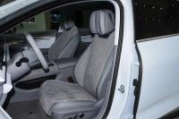 China Introducing the Voyah Chasing Light A 5-Door 5-Seat Sedan with 4.1-6L Engine Capacity for sale