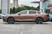 China Introducing the Voyah Chasing Light A 5-Door 5-Seat Sedan with 4.1-6L Engine Capacity for sale
