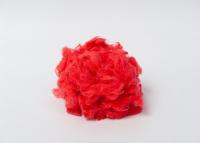 China Red Recycled 1.5D Dope Dyed Polyester 25mm 100% Polyester Chip for sale