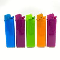 China Disposable Refillable Flint Gas Pocket Lighter Refillable and Customizable Appearance for sale