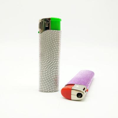 China Refillable Butane Gas Lighter With Pink Diamond Customization for sale