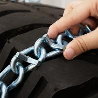 China High quality snow chain for truck alloy steel 11r 22.5 tire snow chains truck snow chains for sale