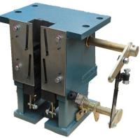 China Elevator Safety Gear Lift Safety Device Instantaneous Or Progressive for sale