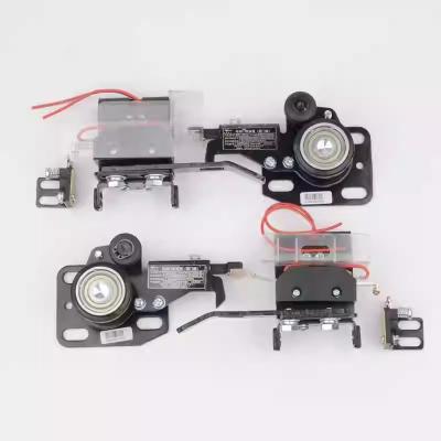 China Elevator Landing Door Lock FEL-161A Mechanical Locking Device 110mm Contact Hook for sale