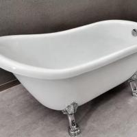 China Freestanding White Fiberglass Slipper Tub 4 Claw Foot Acrylic Slipper Clawfoot Tub for sale