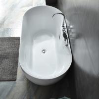 China Customizable Acrylic Free Standing Bathtubs designed with modern style durable acrylic and suitable for hotel and home bathroom for sale