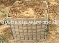 China Height 1.37m 0.61m 1.68m Gabion Military Hesco Barriers Electro Galvanized for sale