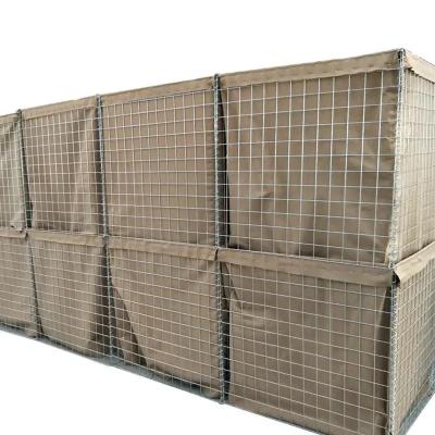 China Flexible 5.0 Mm Mesh Wire Welded Defensive Barrier Easy Assembly Black Military Solution for sale