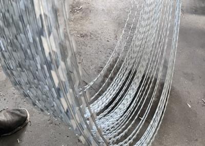 China New Type Of Protective Net Coil Diameter Razor Barbed Wire For Security Facilities for sale