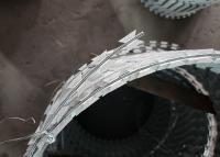 China 2024 KN Protect Fence Razor Barbed Wire Mesh 2.5mm In Kenya South Africa Zimbabwe for sale