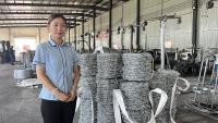 China Hot Dipped Galvanized Fencing High Tensile Barbed Wire 1.6Mm 300M for sale