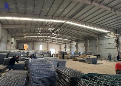 China Hot Dipped Galvanized Welded Wire Mesh Defensive Barrier For Security Fencing for sale
