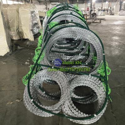 China Temporary & Recyclable Easy-Install Hot-Dipped Galvanized Cross-Type Razor Wire Fence for Border / Factory Protection for sale