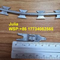China BTO 22 BTO 16 Galvanized Concertina Razor Blade Barbed Wire Coil For Secure Fence And Protection System Use for sale