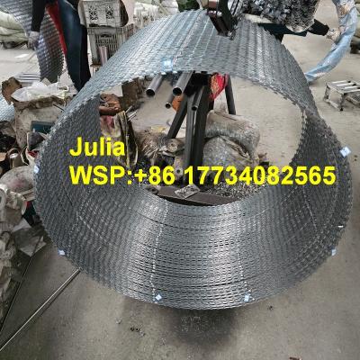 China Durable 500mm OD BTO-16 Razor Mesh 102 Loops Razor Barbed Wire Anti Corrosion Residential Community Fence for sale