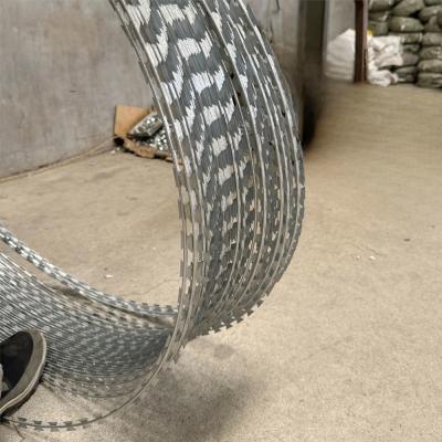 China Galvanized Steel Bto-22 Razor Barbed Wire for Protecting Mesh Concertina Razor Wire Coils for sale