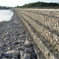 China Double-Twisted Galfan Zinc Coating 8*10cm / 2*1*1m Gabion Basket Retaining Wall Fence for sale