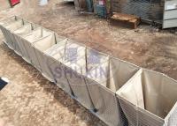China 1 * 1* 5 M / 5 Cells Hesco Flood Barriers Sand Color Galvanized Retractable Safety Mil 3 Geotextile Fabric for Defense Barrier Lining for sale